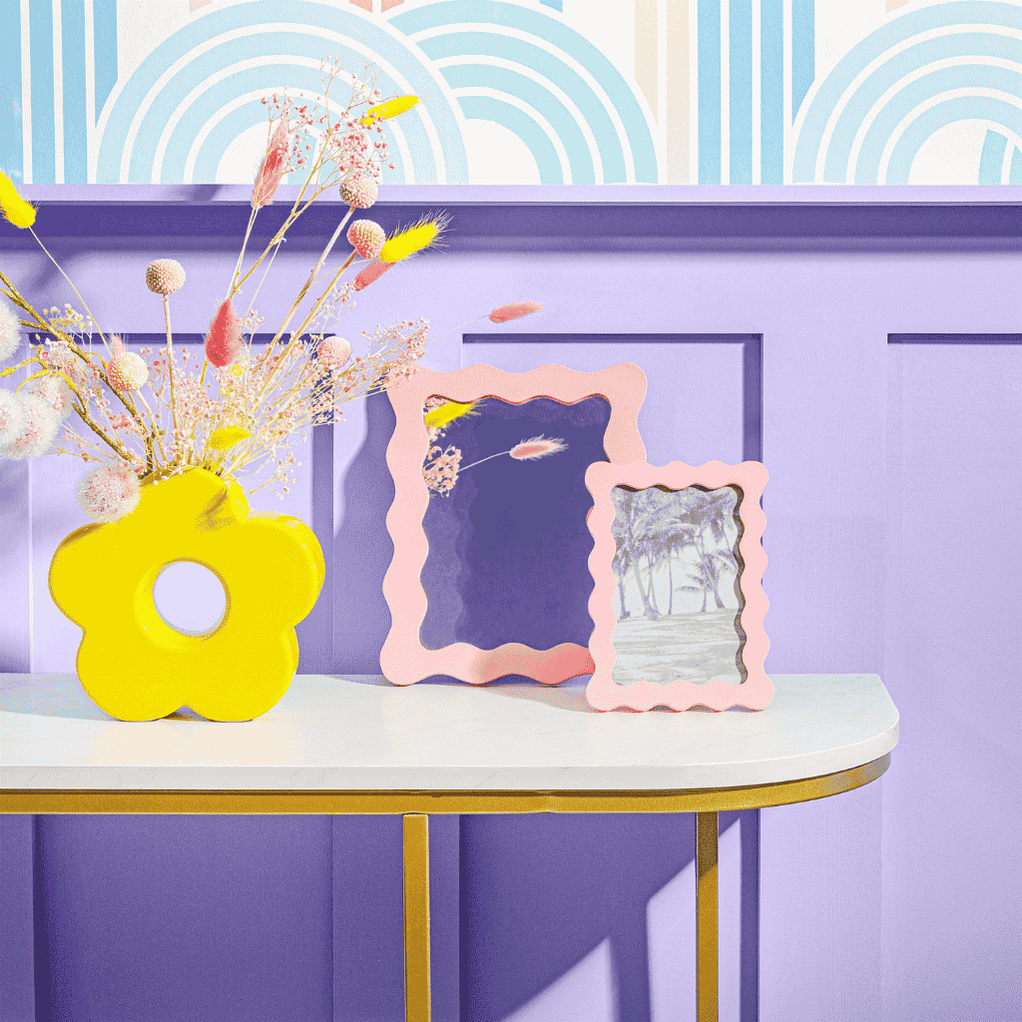 Sass & Belle Pink Wavy Photo Frame – Retro Style Frame